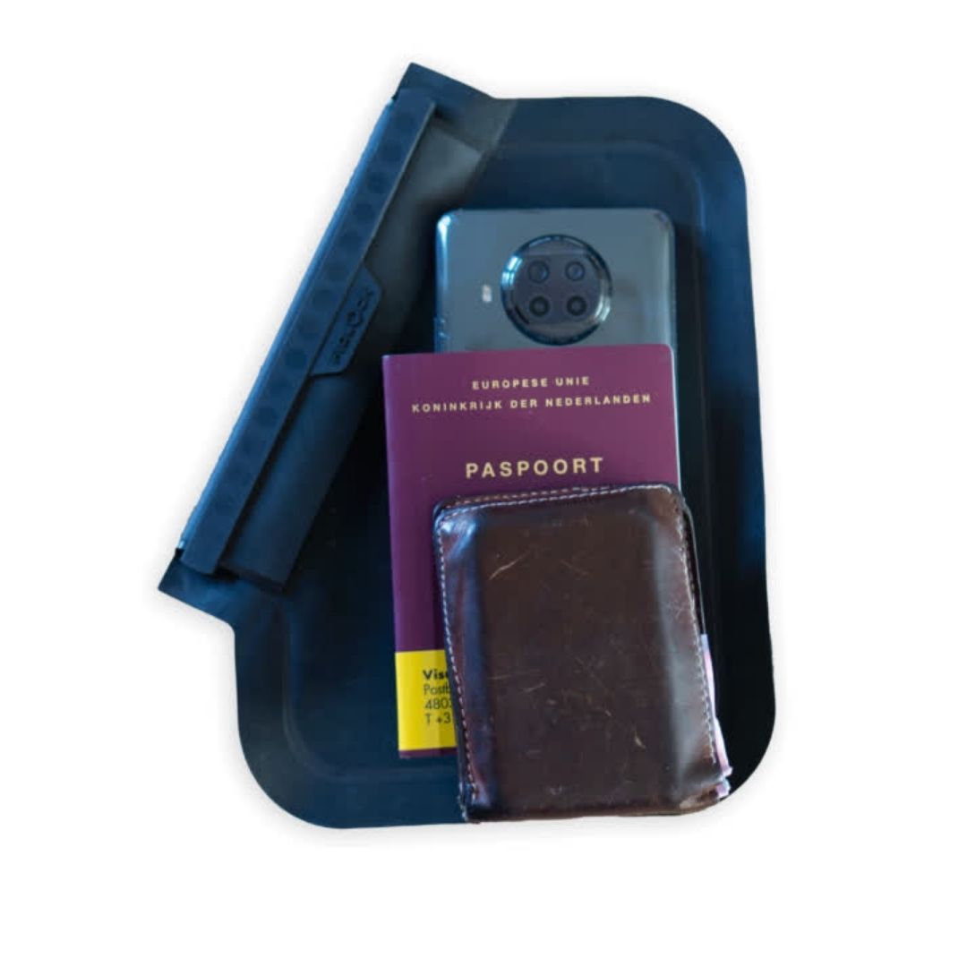 What Makes IPX8 Waterproof Pockets So Reliable? – AquaStash